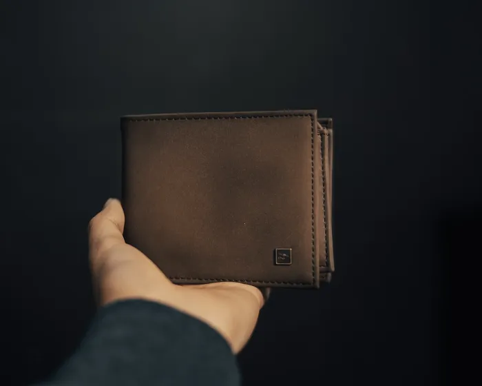 5 Best Sustainable Wallets for a Greener Lifestyle